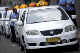 Een taxi nemen in Indonesië (praktische tips) | In de Archipel