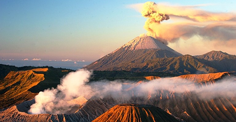 Top 11: actiefste vulkanen van Indonesië | In de Archipel